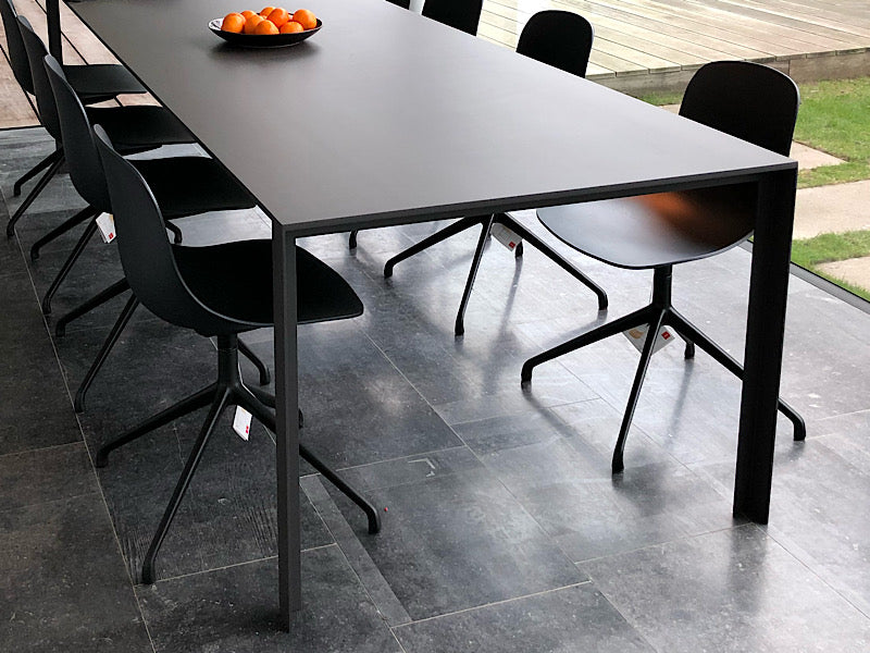 DELGADO eettafel keramiek | Metaform NIEUWE UITVOERING MEI 2025 ...